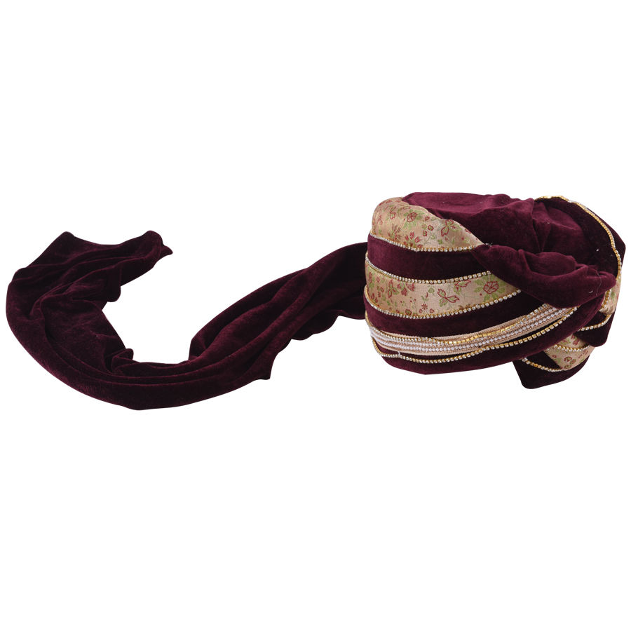 600011: Red and Maroon color family stitched turban.