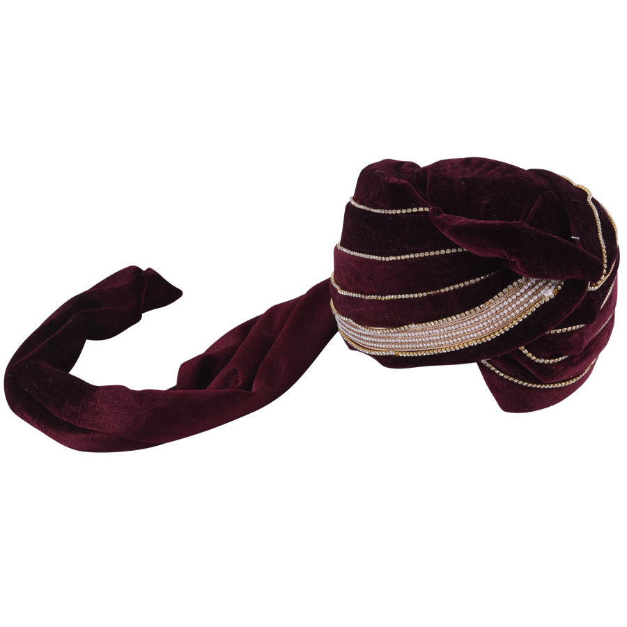 600022: Red and Maroon color family stitched turban.
