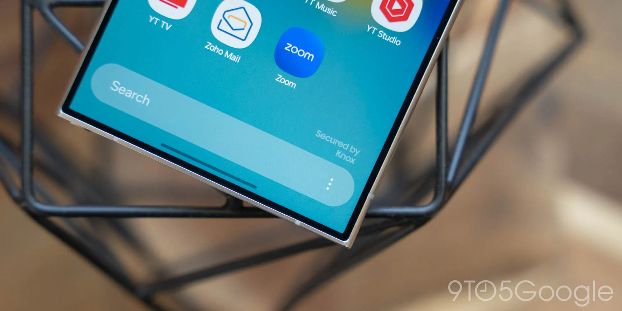 One UI 7 Beta: Vertical App Drawer and Knox Watermark | Leakite