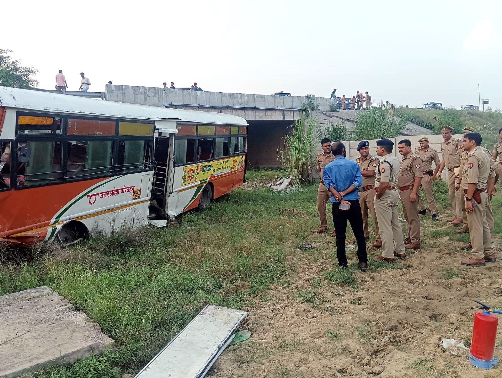 Bus Plunges from UP Transport Department's Flyover on Delhi-Meerut ...