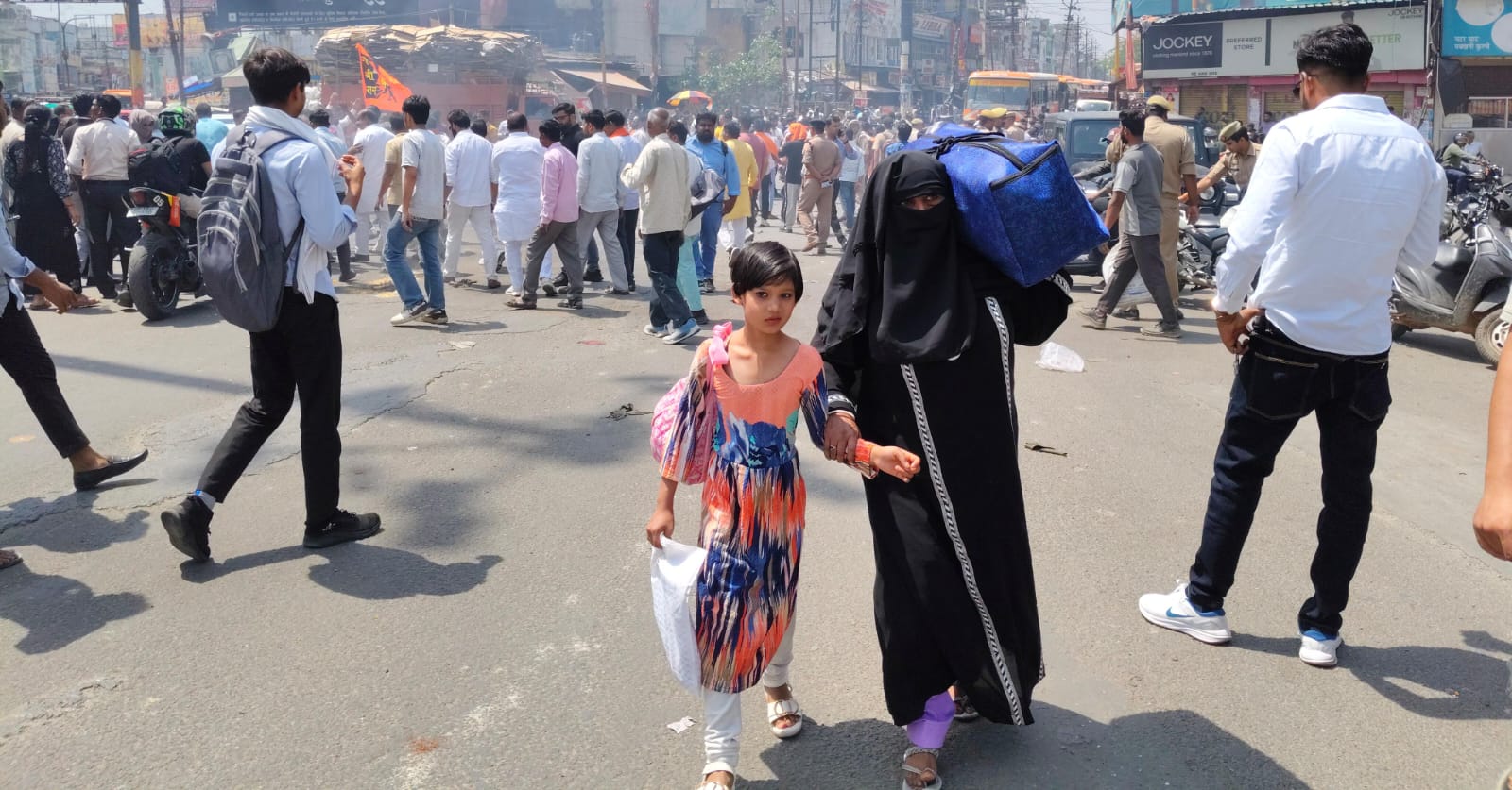 Protest Erupts at Bharat Mata Chowk in Meerut Against Pahalgam Terror ...