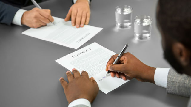 Legal Services - Commercial | Alzare