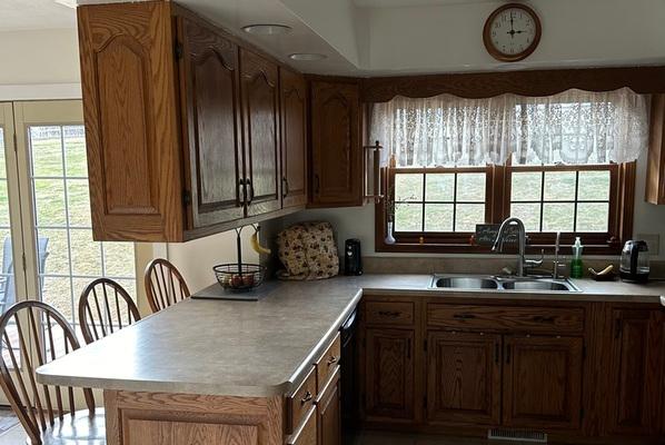 Country Cape Cod -List With The Otter.