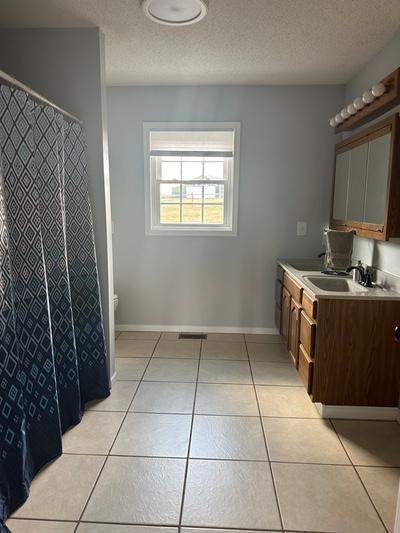 Country Cape Cod -List With The Otter.