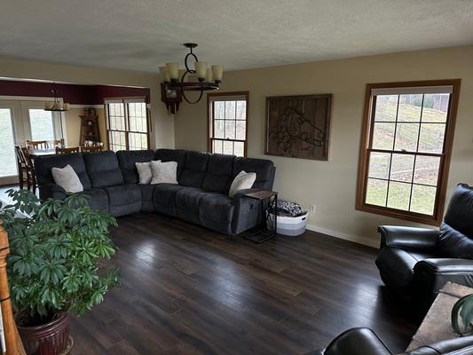 Country Cape Cod -List With The Otter.