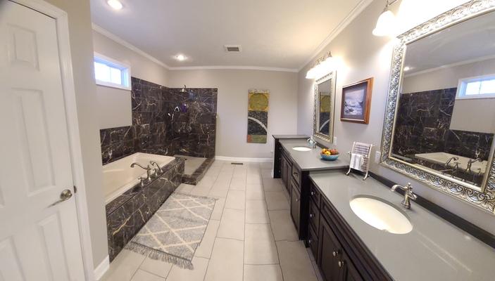 Large lot, quiet home with 5 bedrooms and plenty of room! Deluxe ...