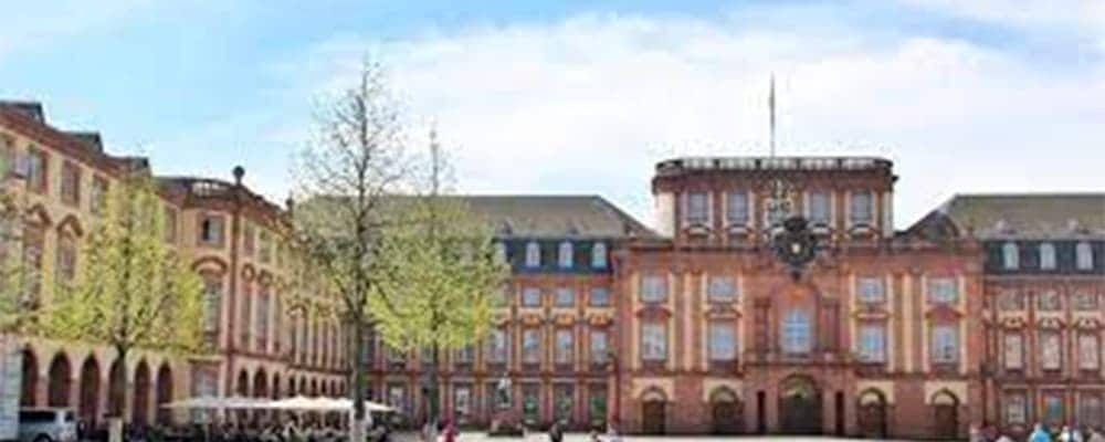 Select Your University - India's Top Education Consultancy