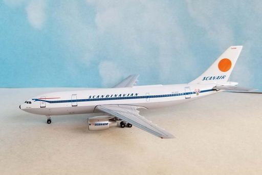 Aeroclassics AC411390 1:400 Scanair Airbus A300B SE-DFK | MADb