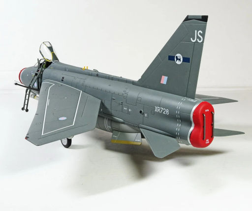 Corgi AA28401 1:48 Private English Electric Lightning XR728 | MADb