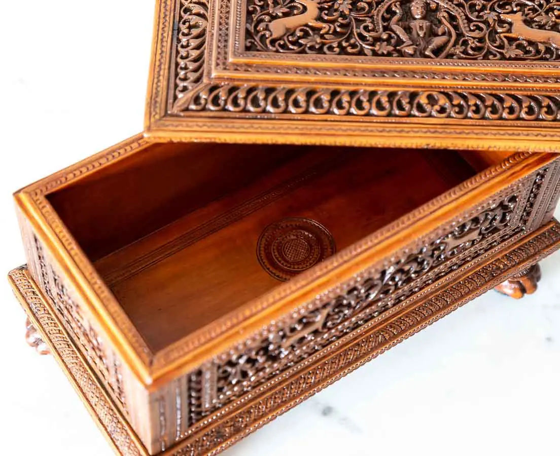 British Colonial small Cedarwood Box - The Past Perfect Collection