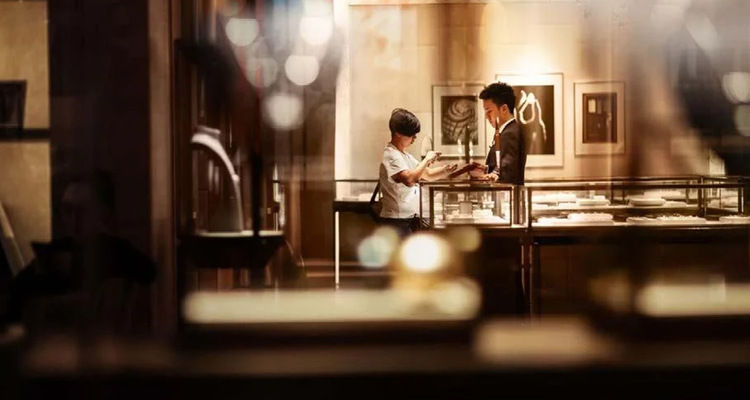 The Bentley Effect: High-End Shopper Experience