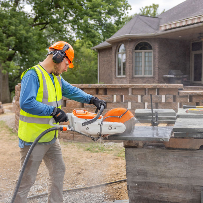 Concrete saw battery store
