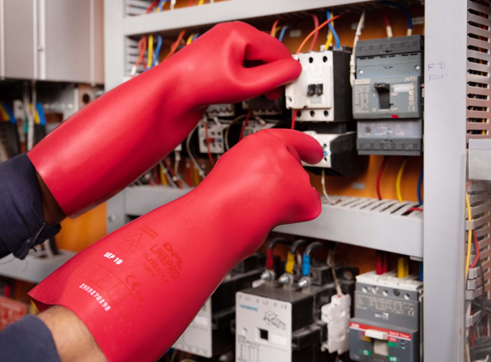 Buy DPL Linepro 1000 Volts Electrical Insulated Class 0 Waterproof ...