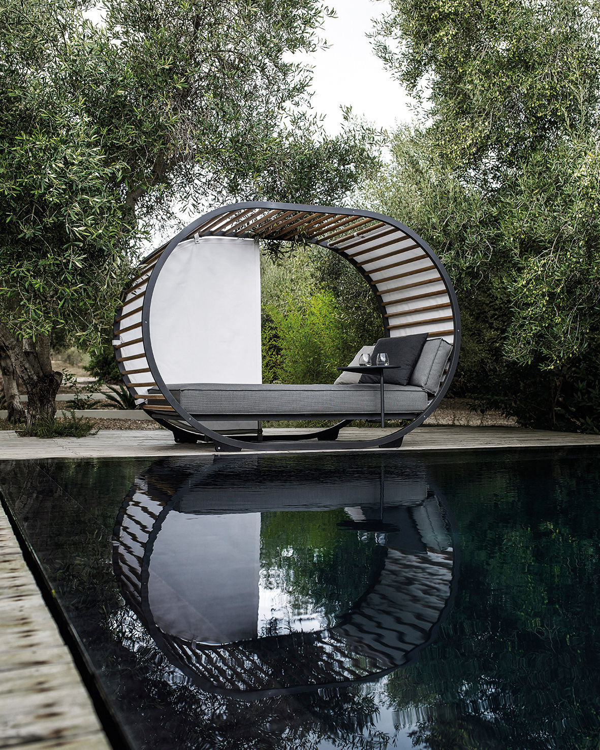 Daybeds: Outdoor Oases of Relaxation | Inspire by Mohd