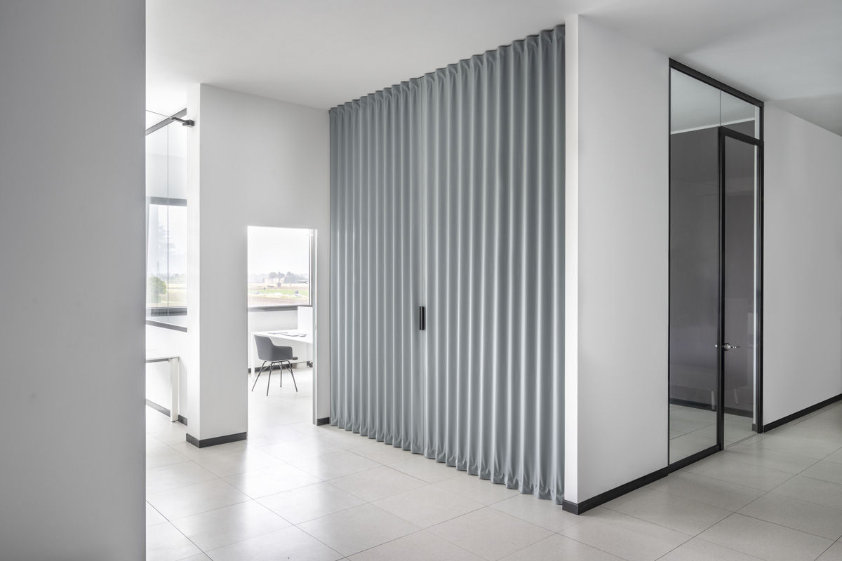 Dooor: balances and curves. Defining the space with light, shape and ...