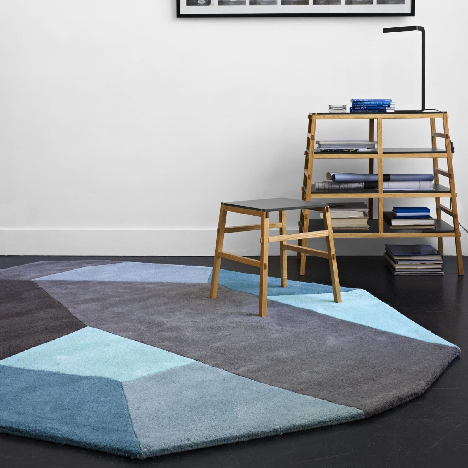 The elegance of proportion. Moving lines in geometric design carpets ...