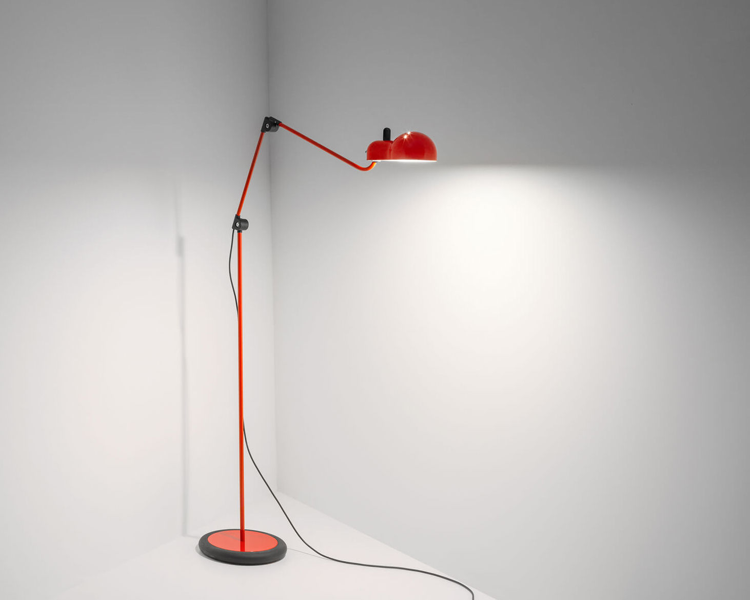 The Black Focus: Floor Lamps | Inspire by Mohd