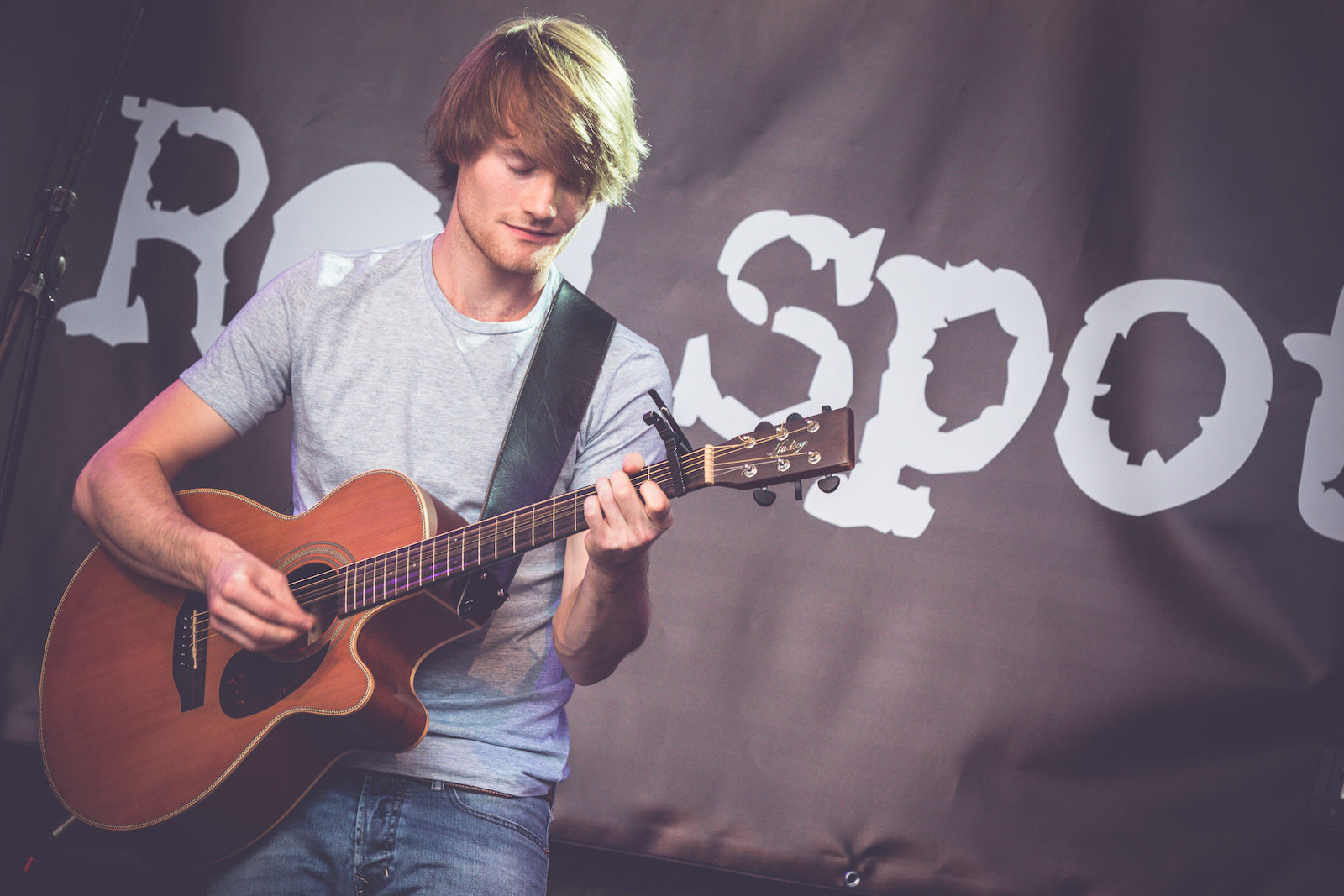 Red Spot Jr. | VI.BE