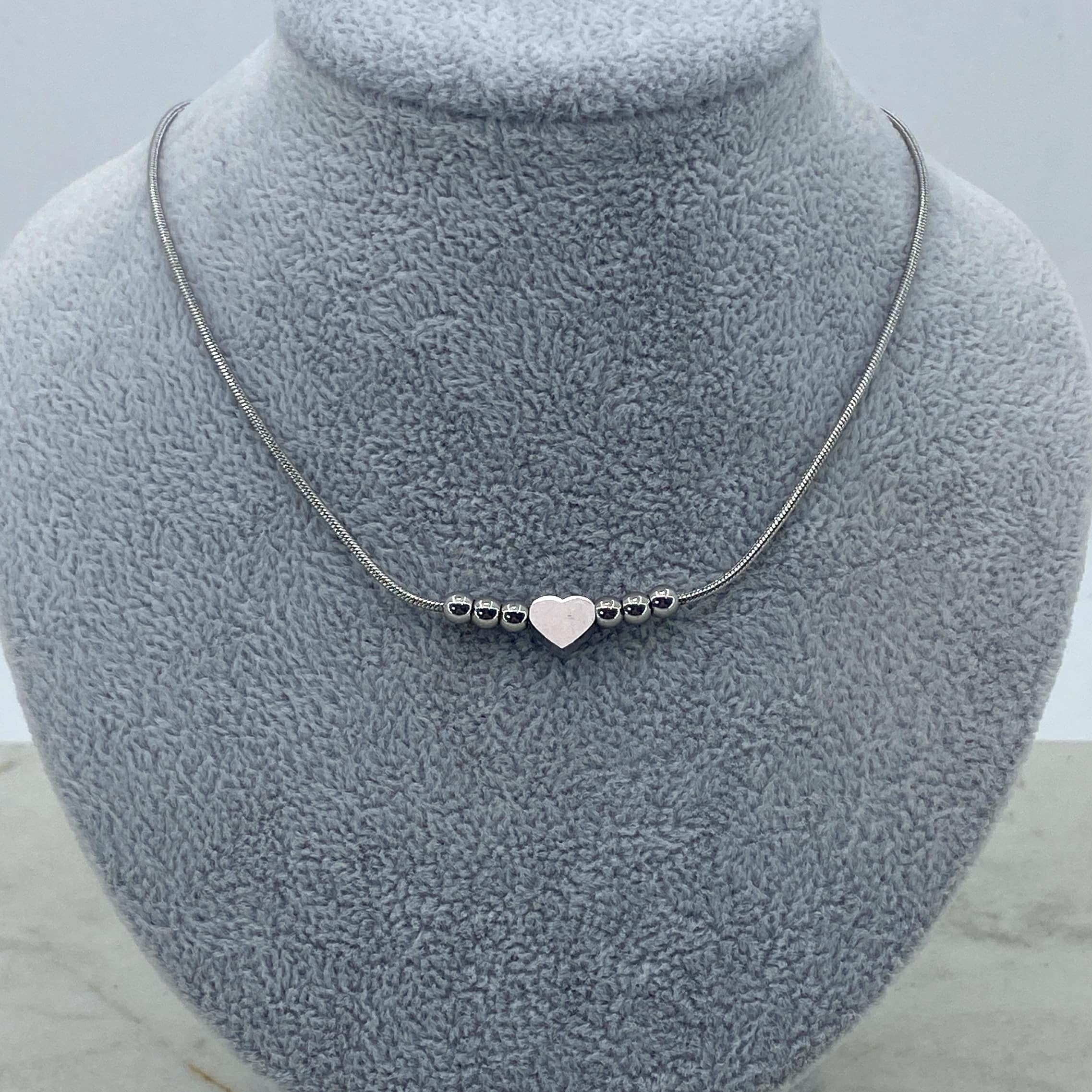 COLLAR COLITA DE RATA CON CORAZON PASANTE Y BOLITAS | Areto