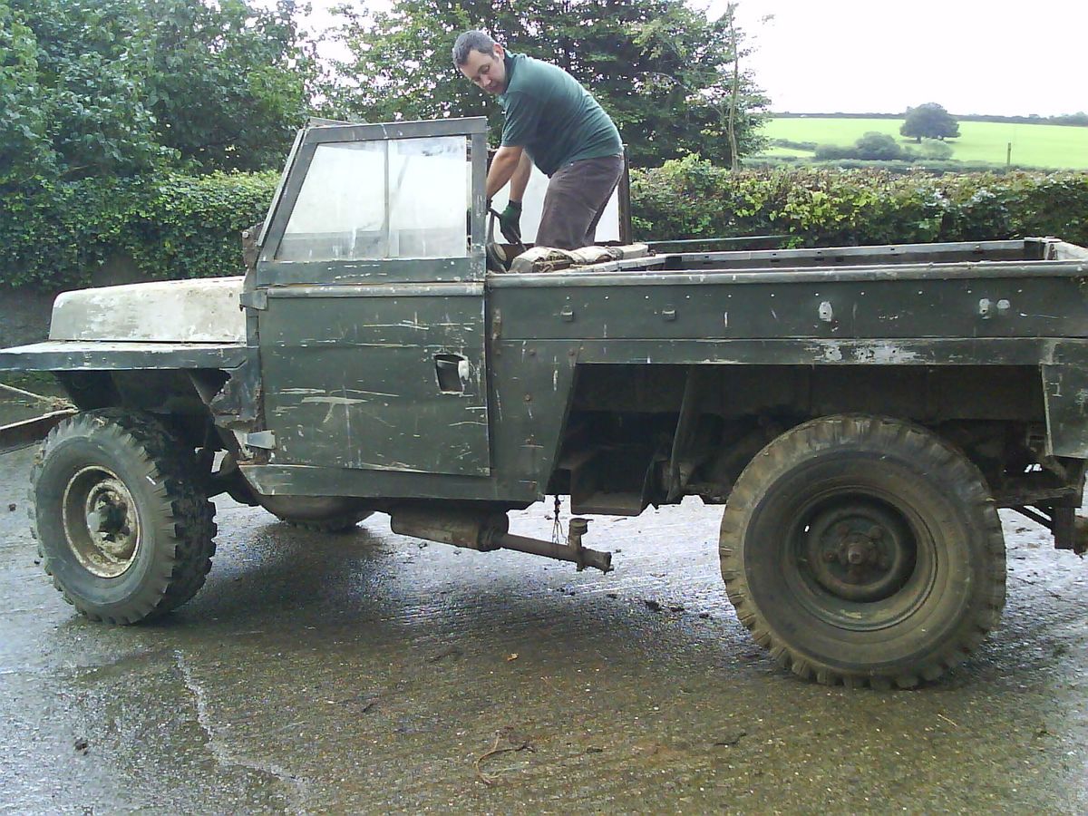 1 ton 'Lightweight' Land Rover gun tractor » muddyweb.com