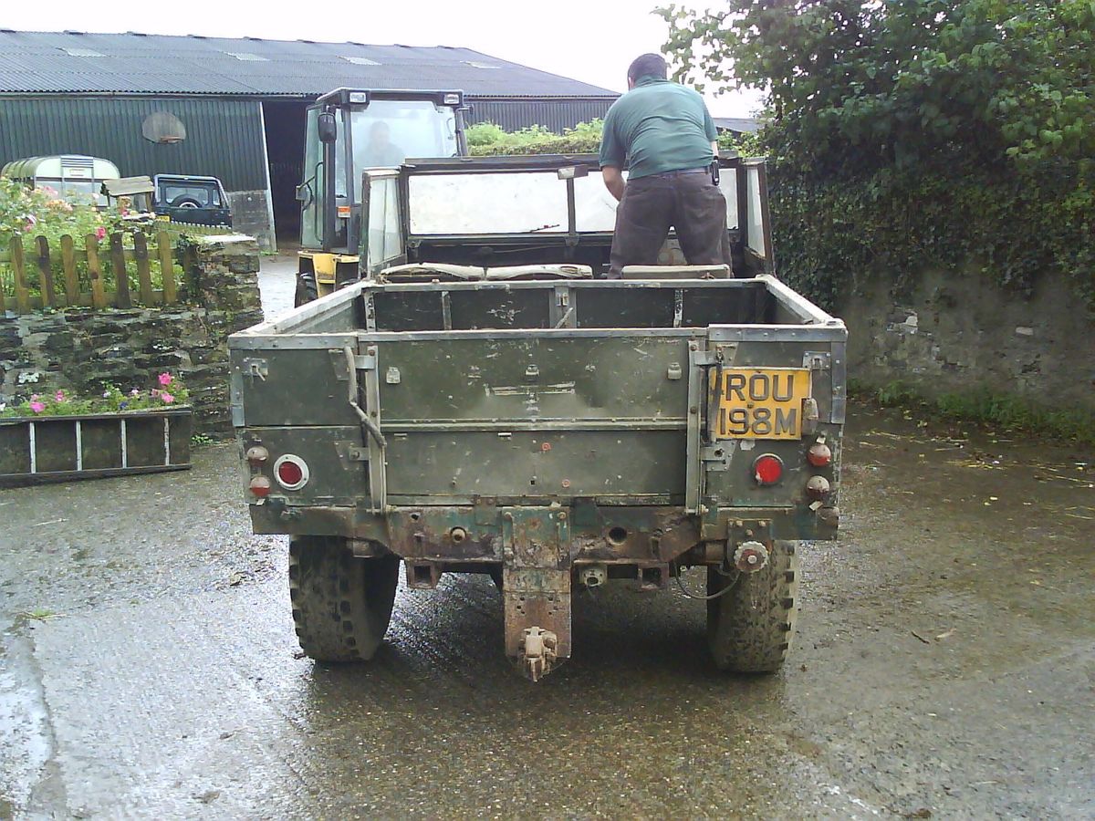 1 ton 'Lightweight' Land Rover gun tractor » muddyweb.com