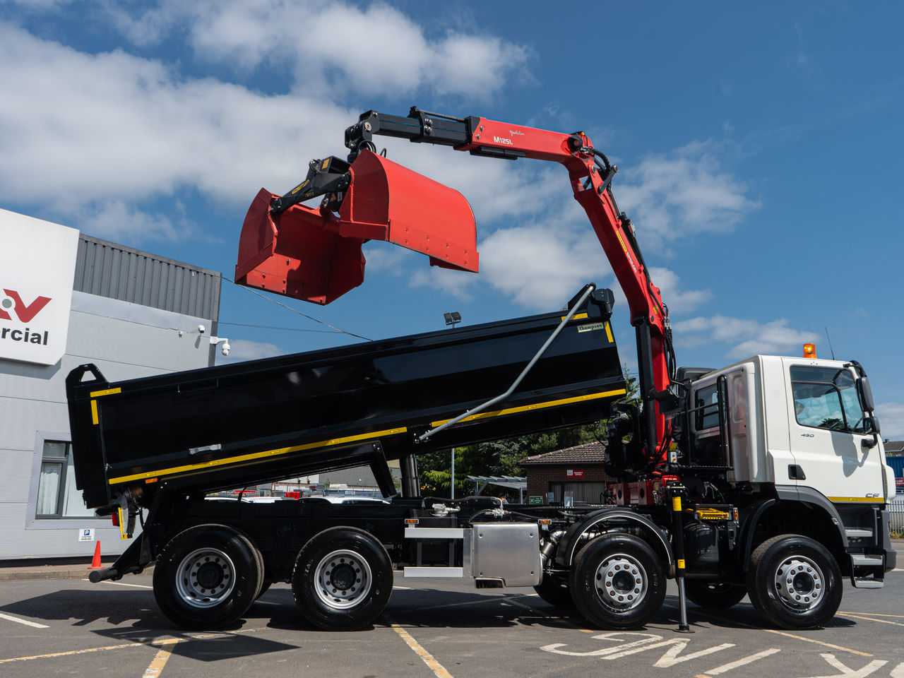 DAF CF 450 Tipper Grab with Palfinger Epsilon crane for Sale and Hire ...