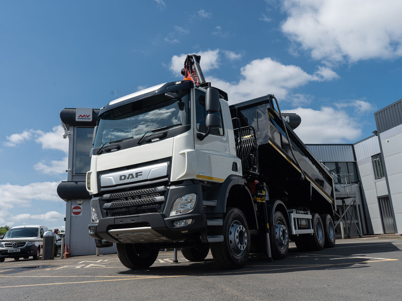 DAF CF 450 Tipper Grab with Palfinger Epsilon crane for Sale and Hire ...