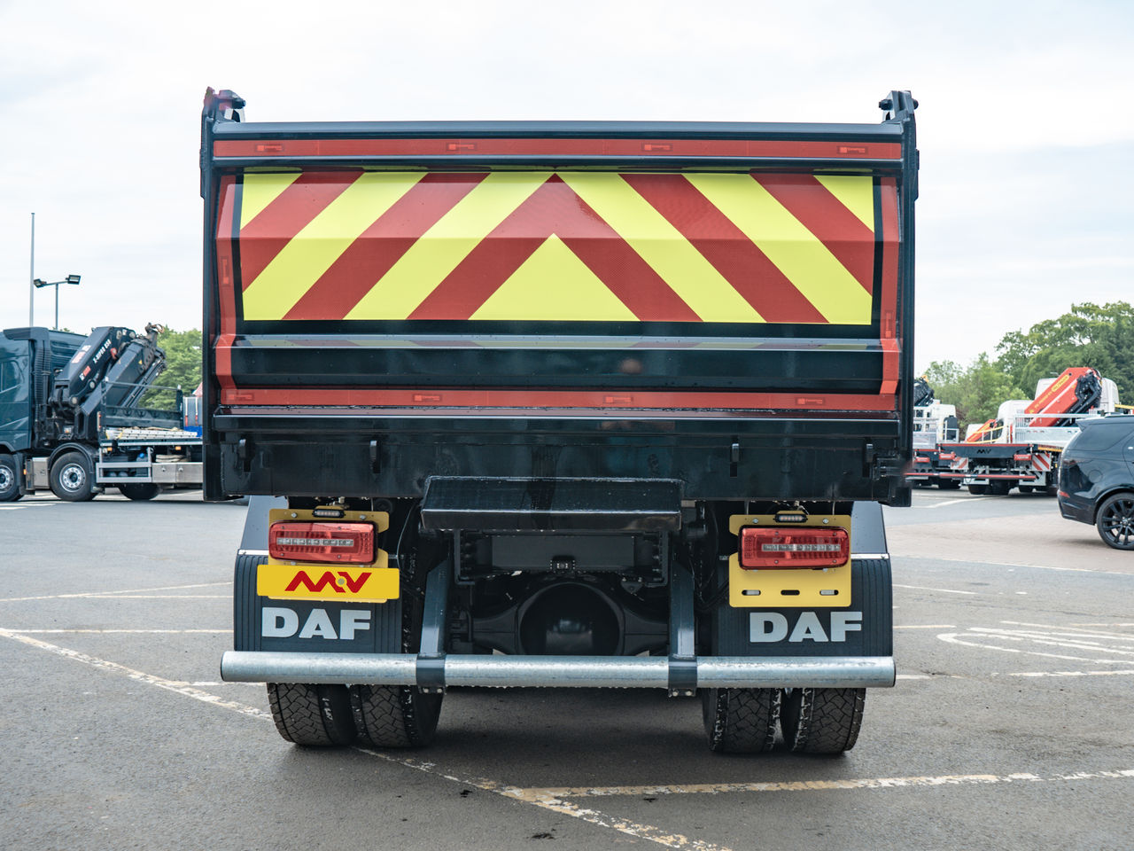 DAF FAN XD450 Tipper with - crane for Sale and Hire | MV Commercial ...