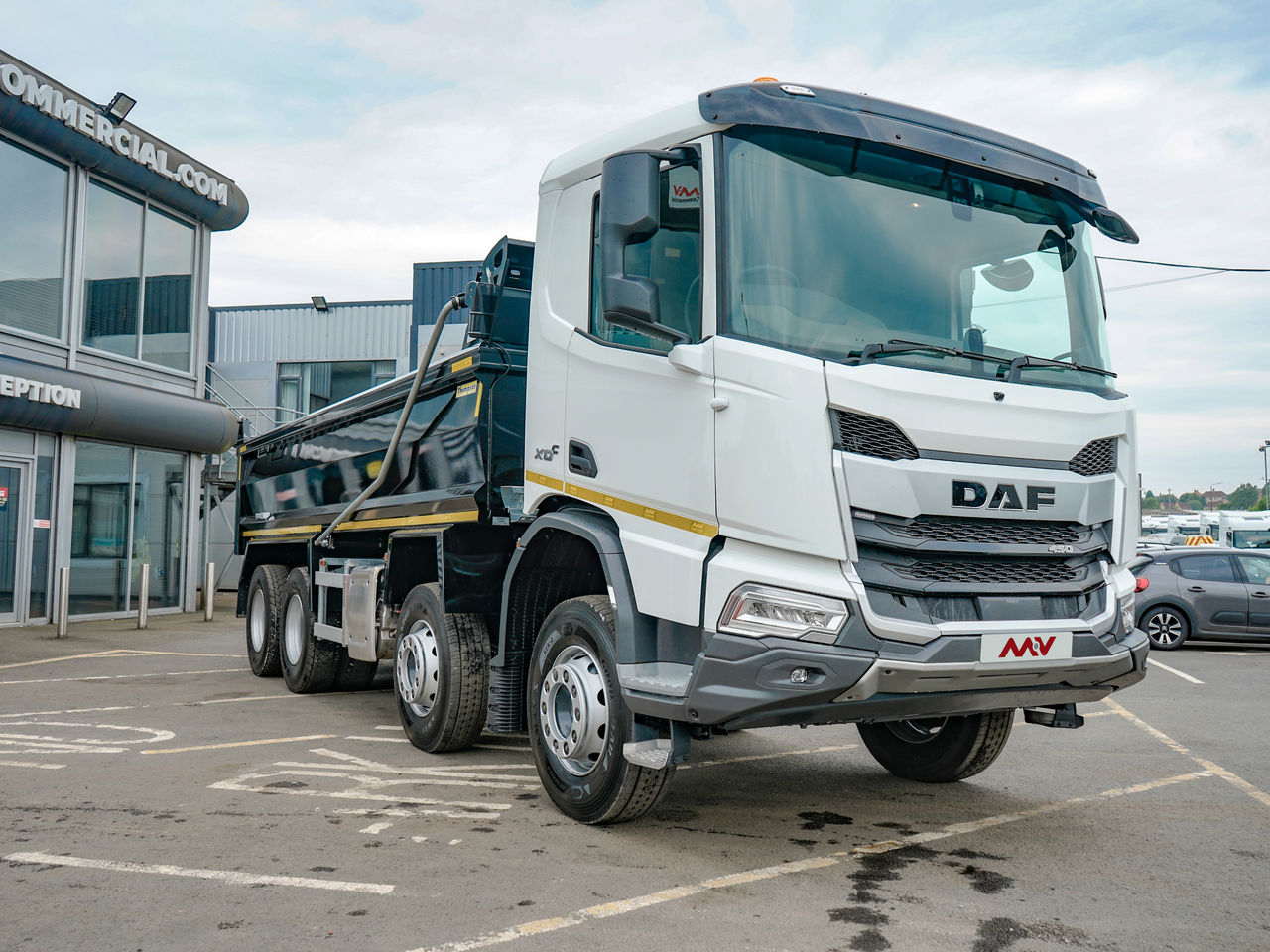 DAF FAN XD450 Tipper with - crane for Sale and Hire | MV Commercial ...