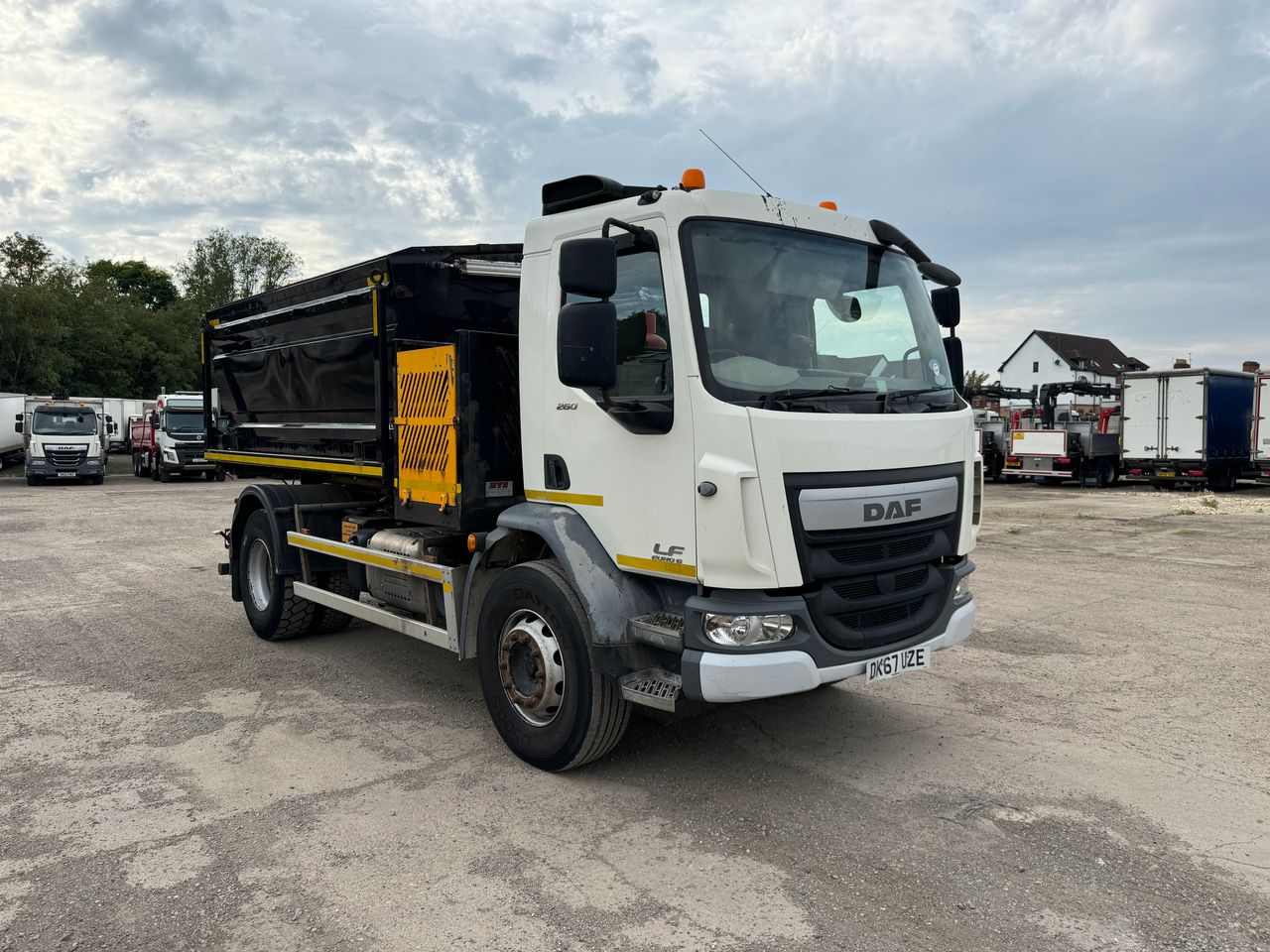 DAF LF 260 Hot Box with - crane for Sale and Hire | MV Commercial, The ...