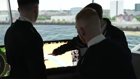 Effective Maritime Leadership: Communication & Decisions at Sea