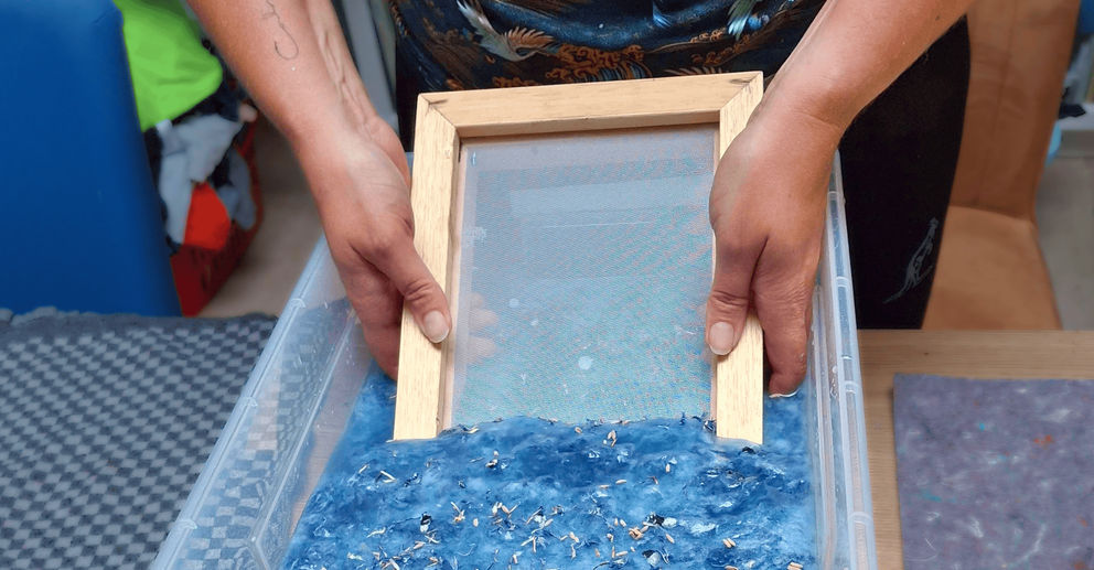 Workshop Paper Making for World Recycling Day at Rest | COSH!