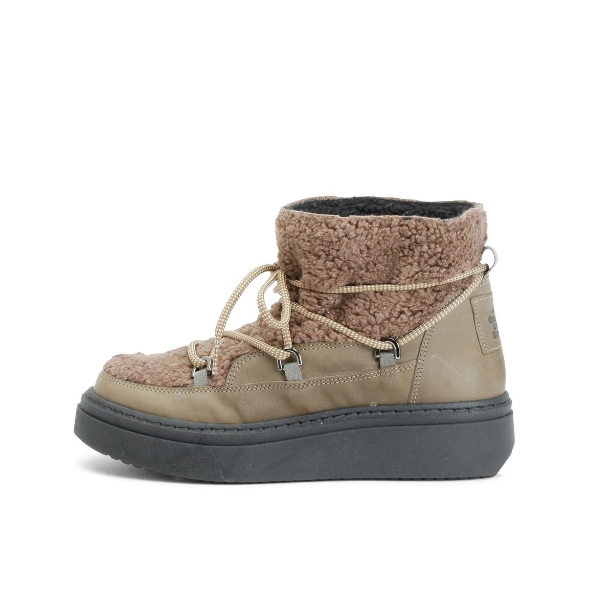 Sustainable Christmas Outfit Ideas: Fashion Meets Festivity | COSH!