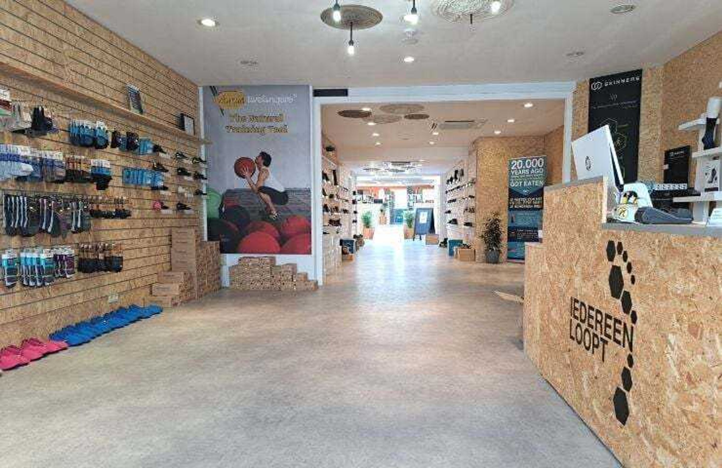 Ontdek IEDEREEN LOOPT: Barefoot en Minimalistisch Hardlopen… | COSH!