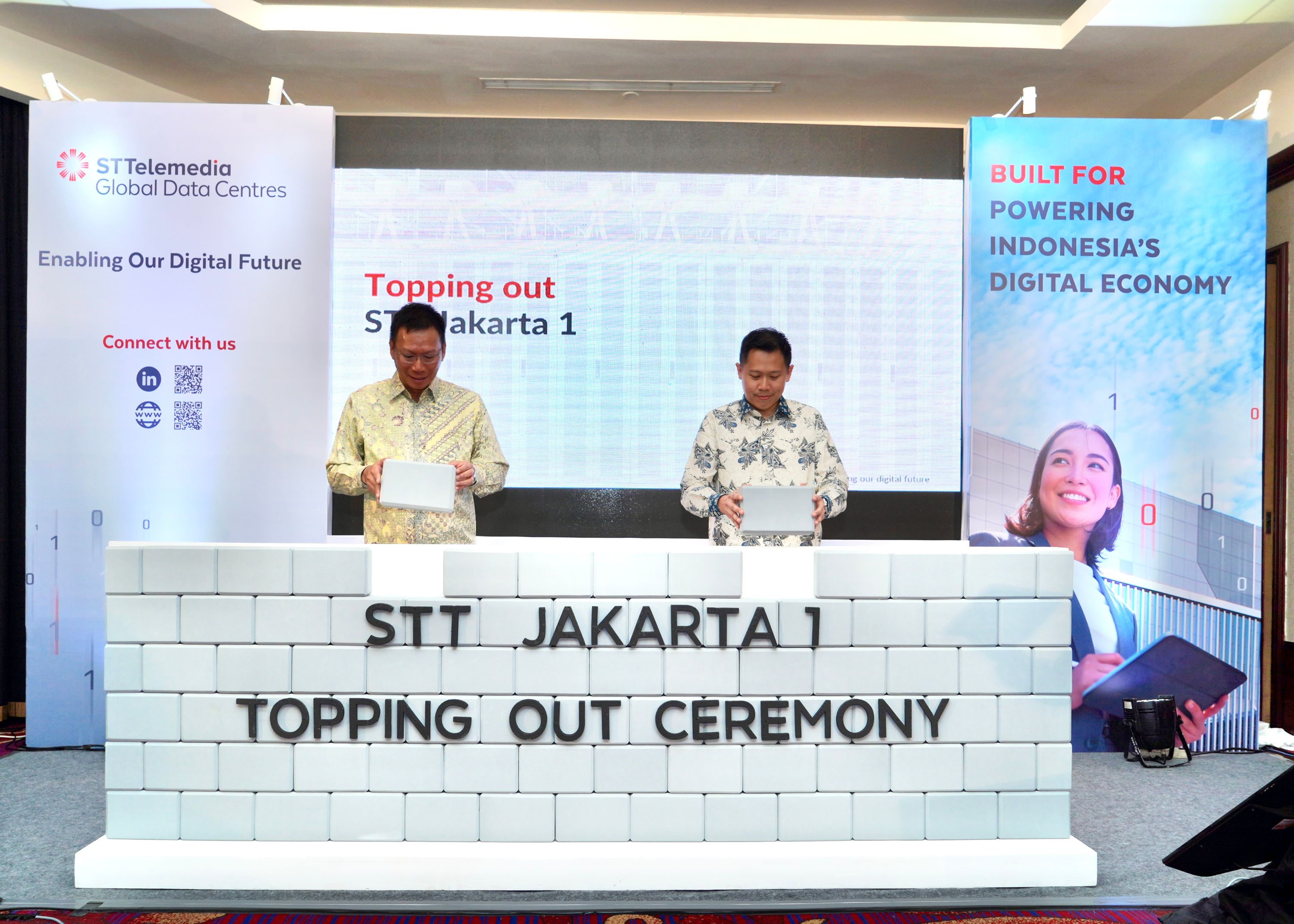 ST Telemedia Global Data Centres Celebrates Topping Out of First Data ...