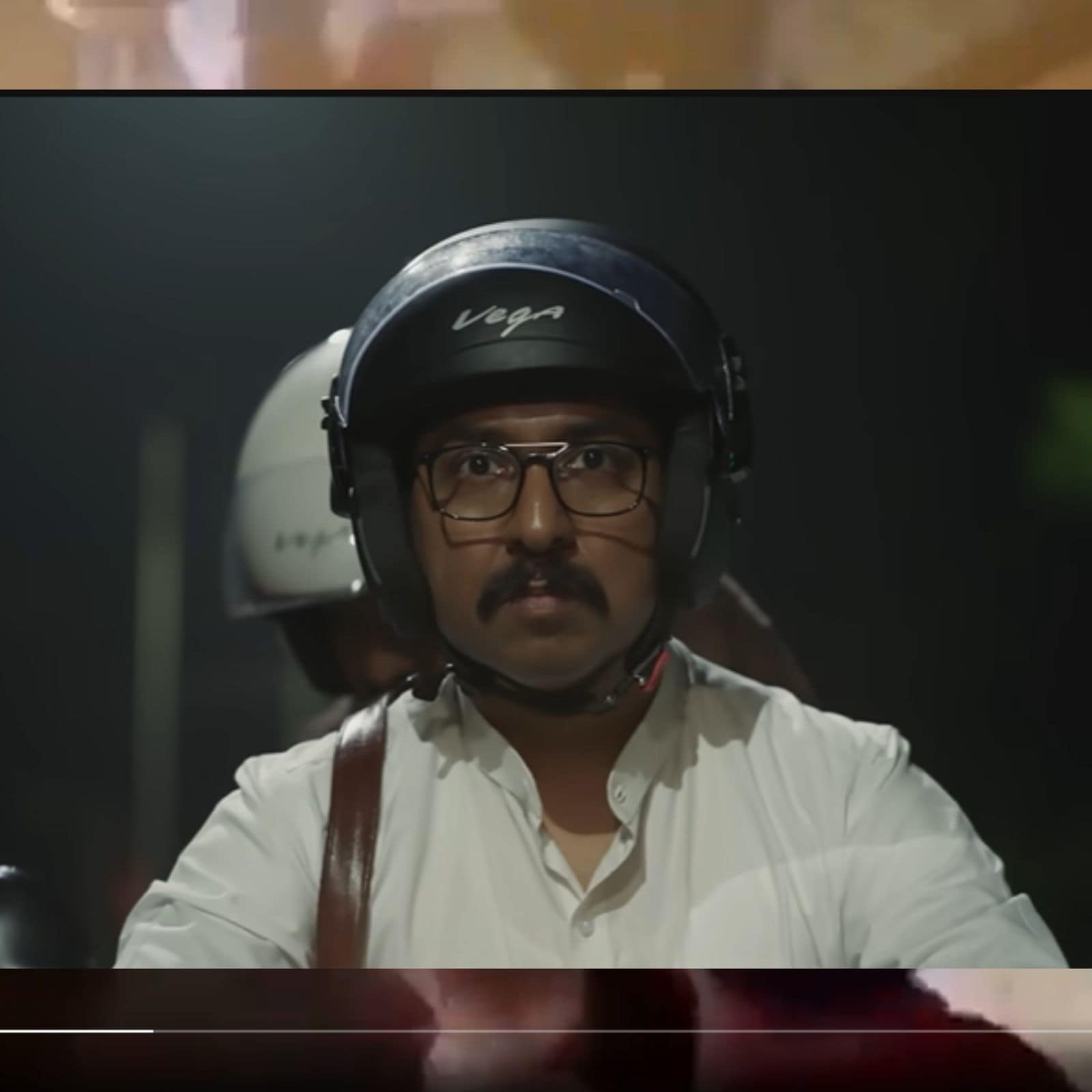 “முகுந்தன் உண்ணி அசோசியேட்” திரைவிமர்சனம் – Naarkaali Seithi