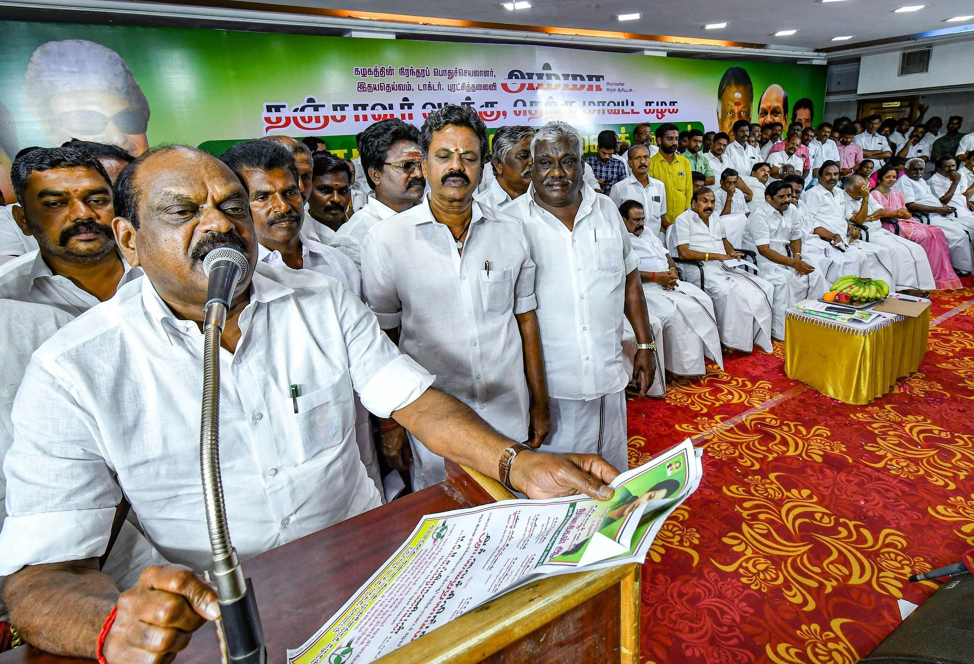 “பழனிசாமியால் அதிமுக பொதுச்செயலாளராக முடியாது!” : வைத்திலிங்கம் திட்டவட்டம் – Naarkaali Seithi