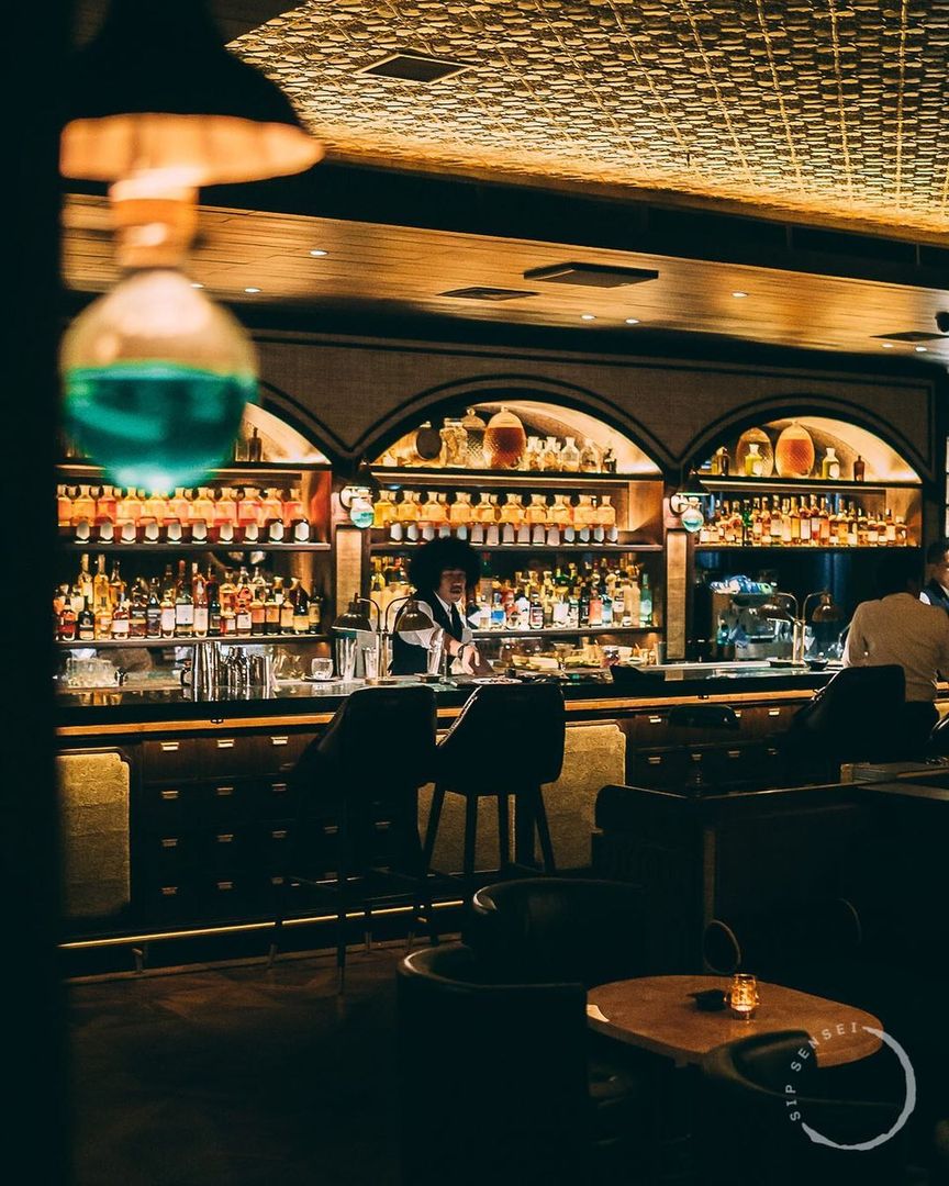 10 Bar 24 Jam Jakarta buat Hangout Sambil Tipsy Gak Kenal Waktu - Nibble