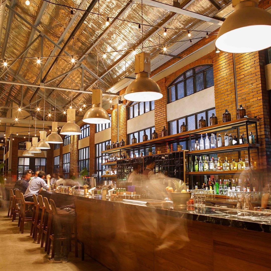 10 Bar 24 Jam Jakarta buat Hangout Sambil Tipsy Gak Kenal Waktu - Nibble