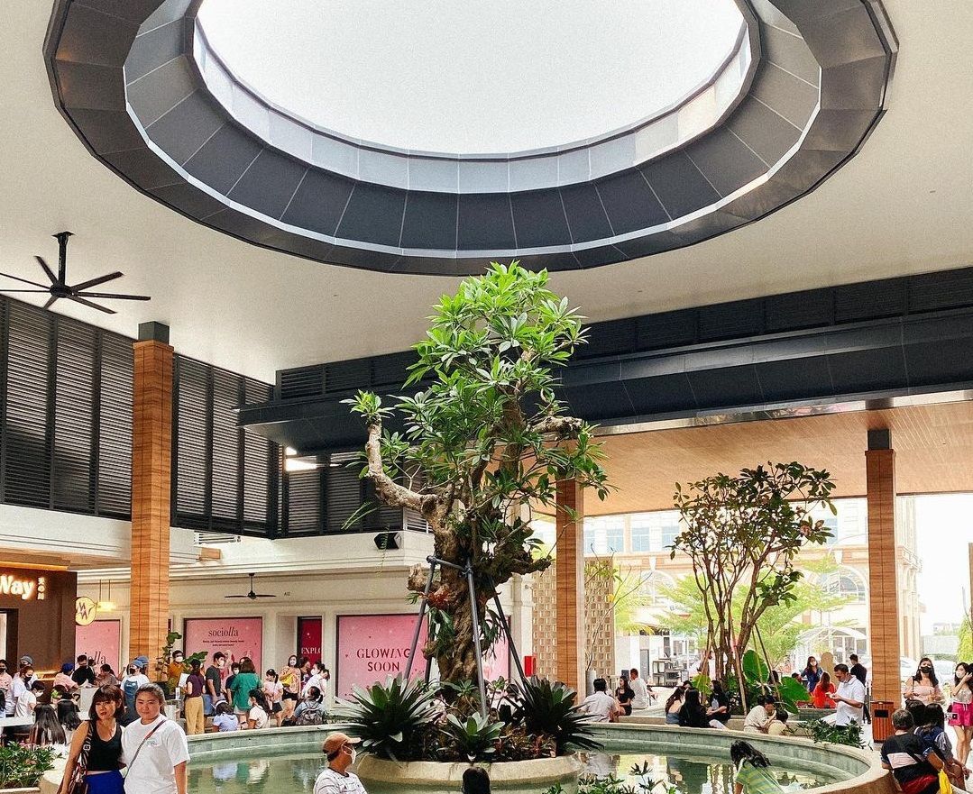 By The Sea PIK, Mall Baru Vibes Luar Negeri - Nibble