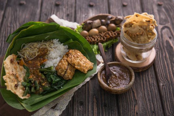 Ini Bedanya Gado-Gado, Karedok, Lotek, Pecel, dan Ketoprak - Nibble