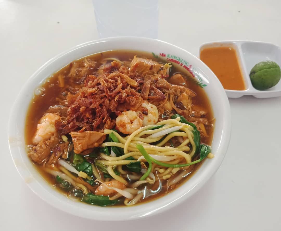 Menjelajah Waktu Lewat 10 Kuliner Legendaris di Gang Gloria Glodok - Nibble