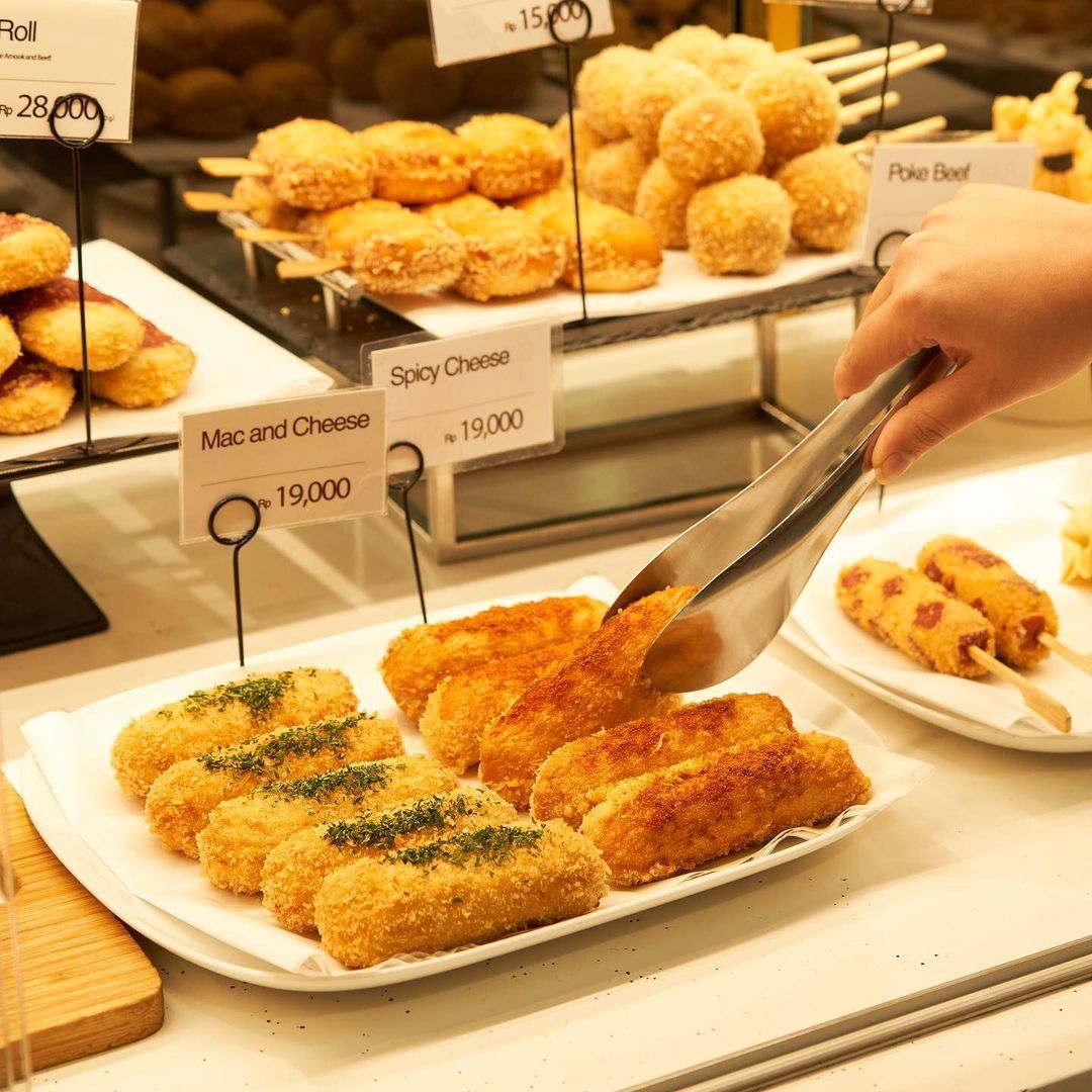 10 Camilan Hits Jakarta 2022 Buat Teman Drakoran - Nibble