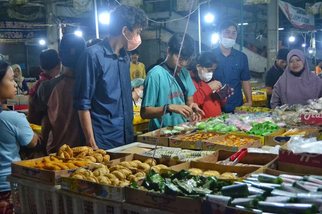 10 Fakta Pasar Kue Subuh Senen Surga Camilan Enak Dan Murah Nibble