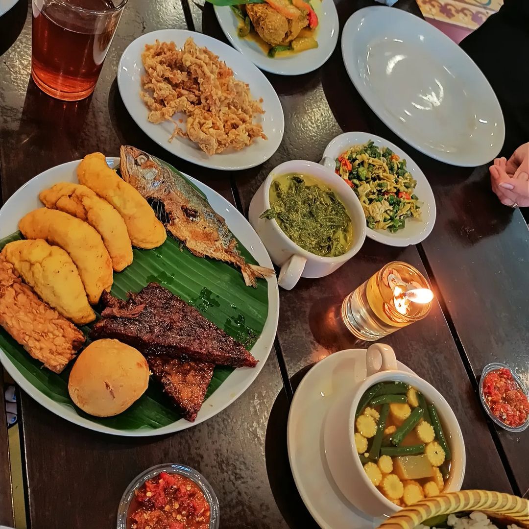 10 Rumah Makan Sunda di Bandung, Ngeunah Pisan! - Nibble