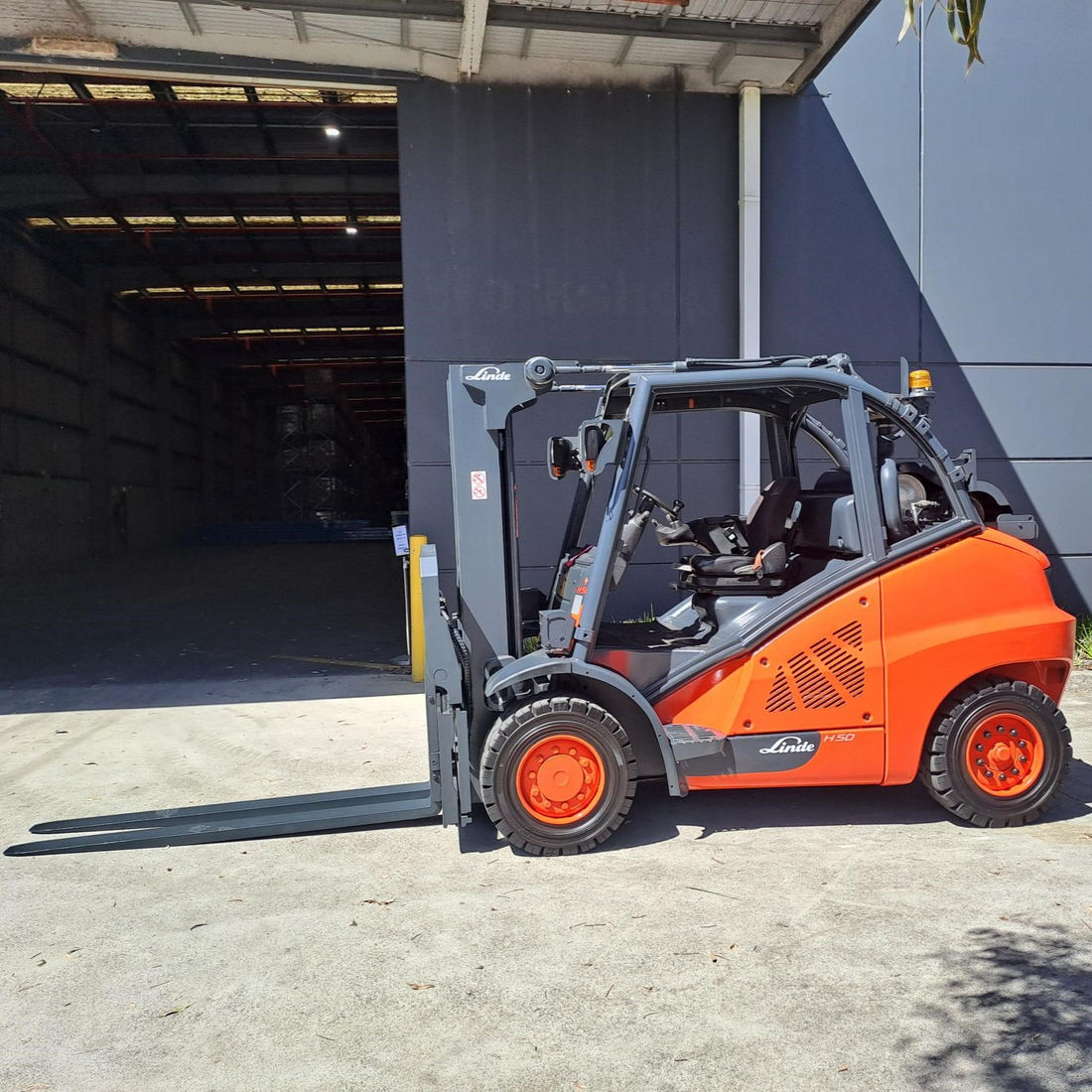 Upgrade your operations with Linde's reconditioned forklifts by Linde ...