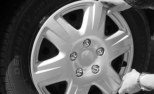 How to Change a Tyre in 10 Steps | Tyroola