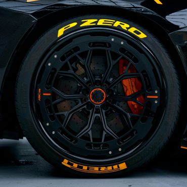 PIRELLI PZERO PZ5 325/35R23 111Y Tyroola.com.au