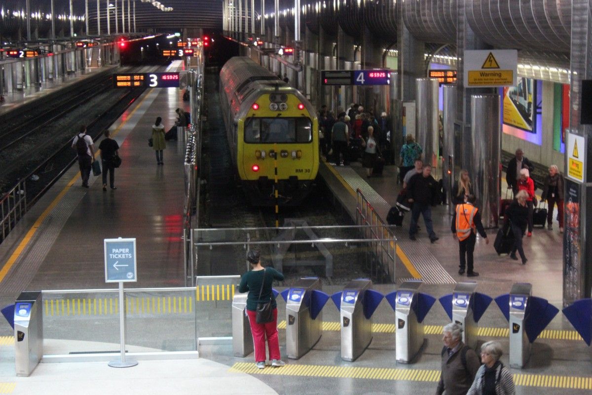 Photos - Pukekohe Travel Silver Fern - nzrailphotos.co.nz