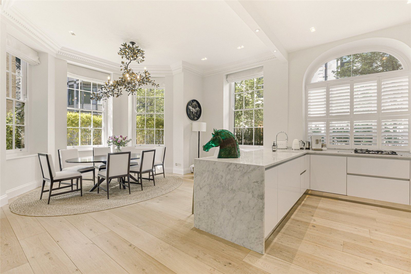 OB Private - Curzon Square, W1J
